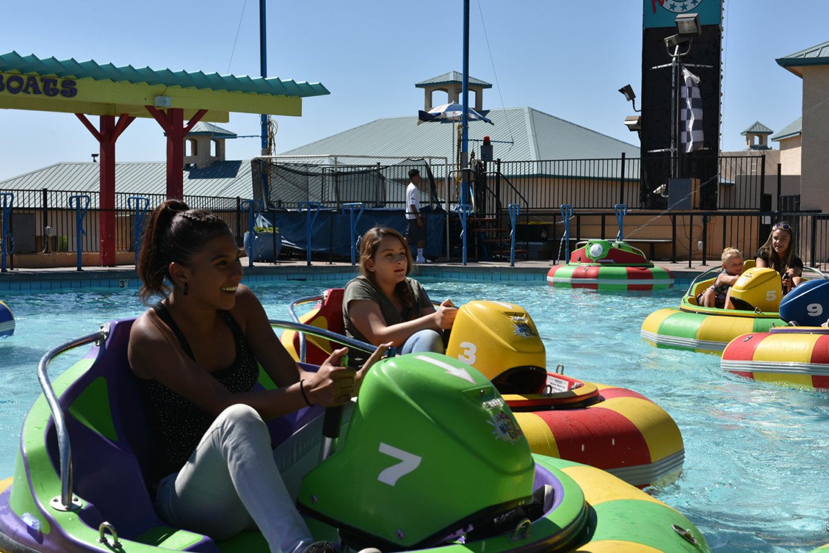 bumper-boats | Hinkle Fun Center